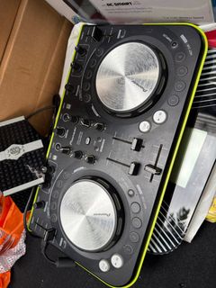 Pioneer DJ DDJ-FLX4 DJ Controller, Audio, Other Audio Equipment on ...