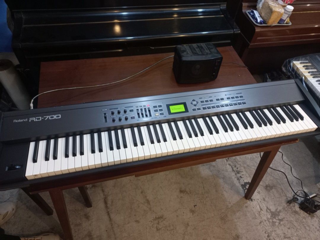 Roland RD-700 Weighted Hammer 88-Key Stage Piano, Hobbies & Toys, Music ...