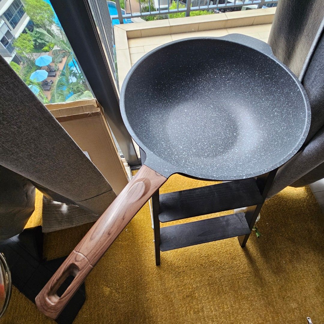 Shogun Japan Wok with Lid, Furniture & Home Living, Kitchenware ...