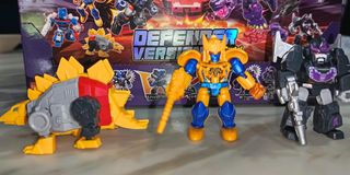 Transformers blokees defender version 06 brutal fang optimus primal ...