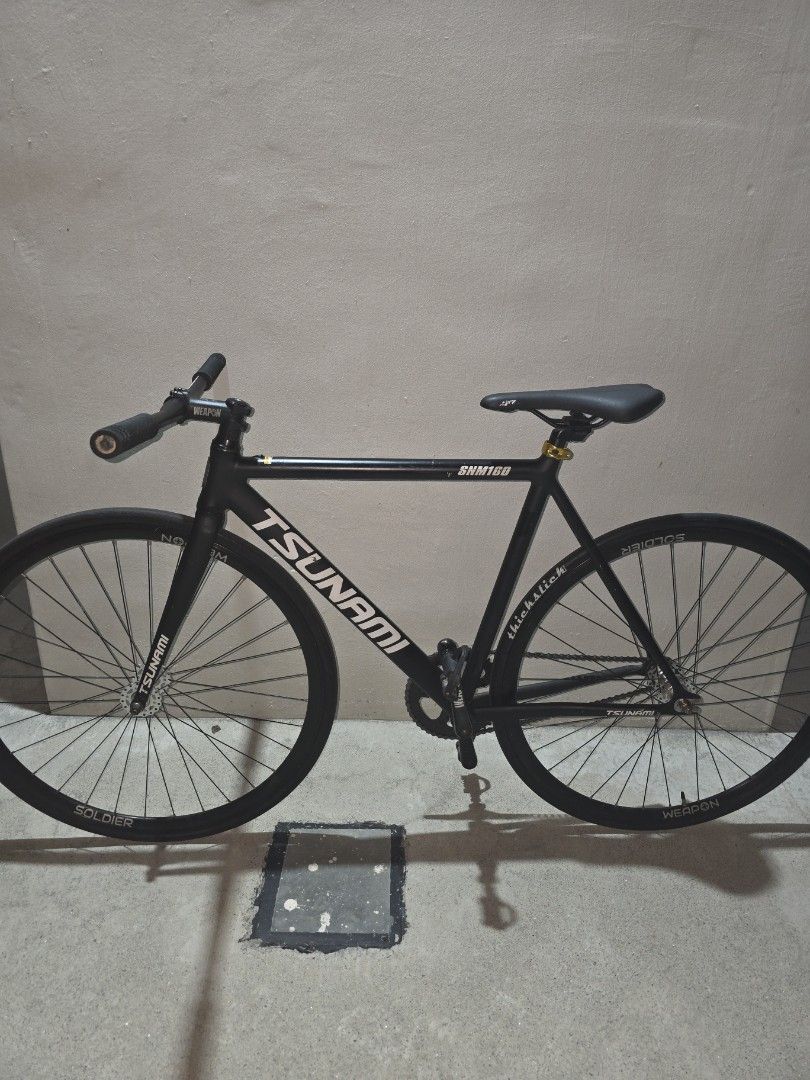 Tsunami SNM100 Fixed Gear Bike negotiable, Sports Equipment, Bicycles ...