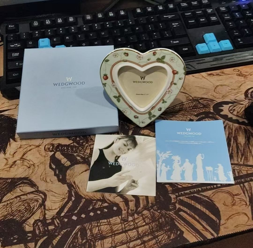 Wedgwood Picture Photo Frame Heart 12cmx10cm, Furniture & Home Living ...