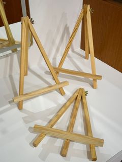 (CLEARANCE SALE 💯) Pine Wood Easel Stand | Kaki Esel Kayu, Hobbies ...