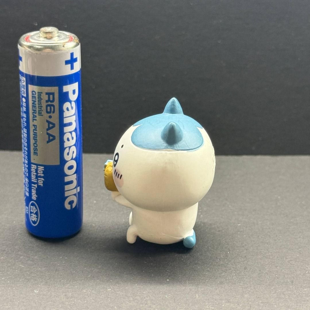 Bandai Nagano Chiikawa Manga Series Hachiware Eating Candy Figure ...
