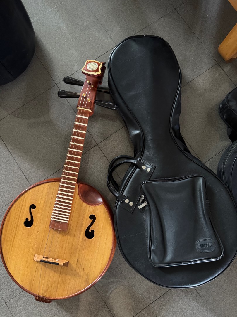 中阮 Chinese Ruan with Case, Hobbies & Toys, Musical Instruments on Carousell