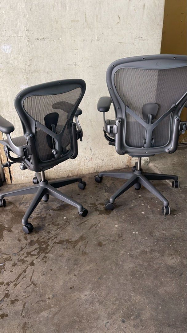 Clearance! Like new !Original Herman miller Aeron remastered size A and ...