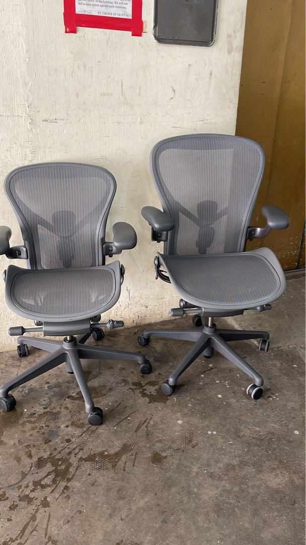 Clearance! Like new !Original Herman miller Aeron remastered size A and ...