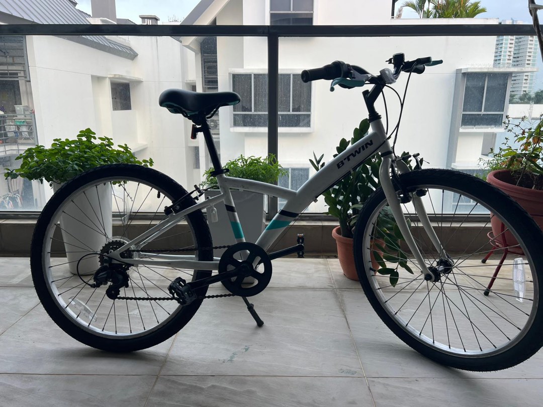 Decathlon BTWIN 100 Hybrid Bike, Sports Equipment, Bicycles & Parts ...