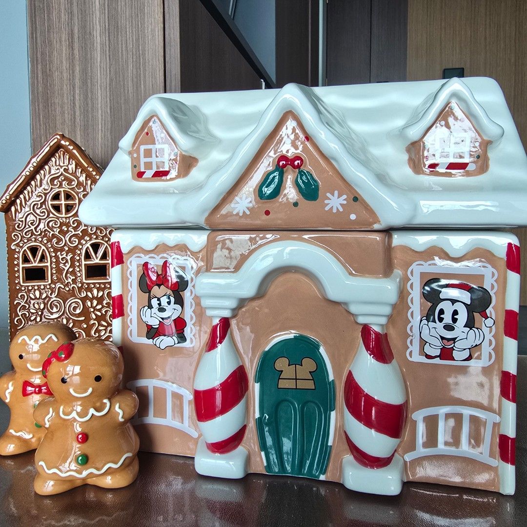 Hallmark Disney Mickey Mouse and Friends Gingerbread House cookie ...