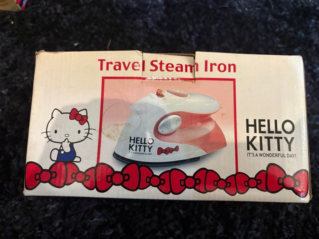 Hello Kitty Travel Steam Iron, 家庭電器, 熨斗及掛熨機 - Carousell