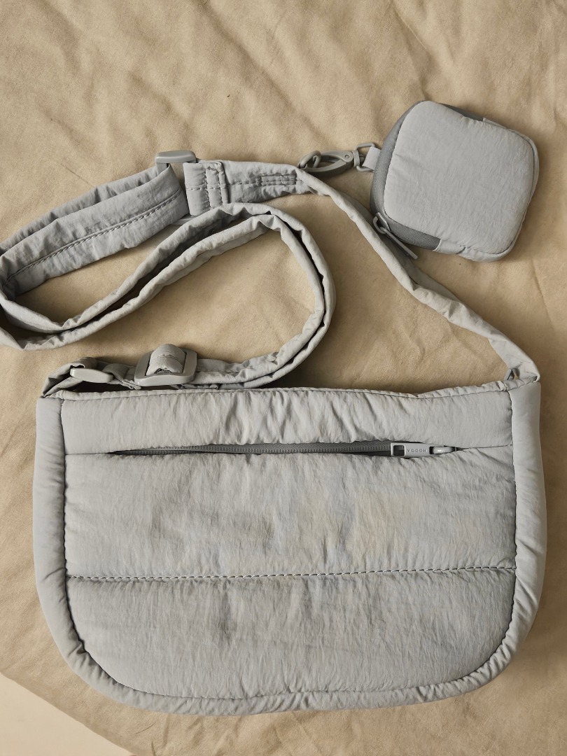 Hooga Sling Bag, Women's Fashion, Bags & Wallets, Shoulder Bags on ...