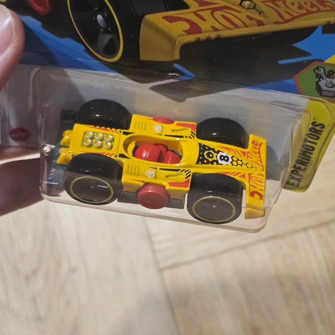 Hot Wheels Flippin Fast, Hobbies & Toys, Toys & Games on Carousell