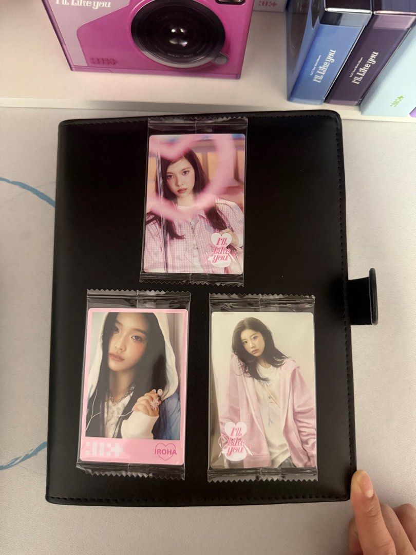 Illit I'll like you wafer stickers, Hobbies & Toys, Memorabilia ...