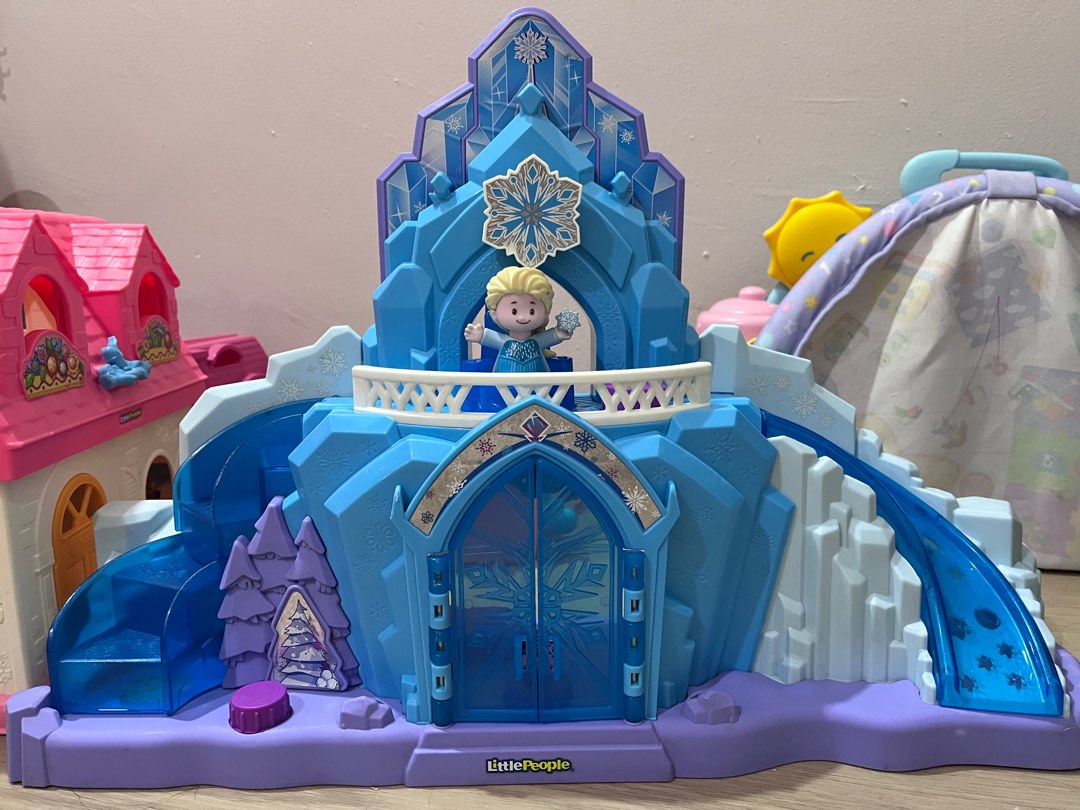 Little People Frozen Castle, Hobbies & Toys, Toys & Games on Carousell