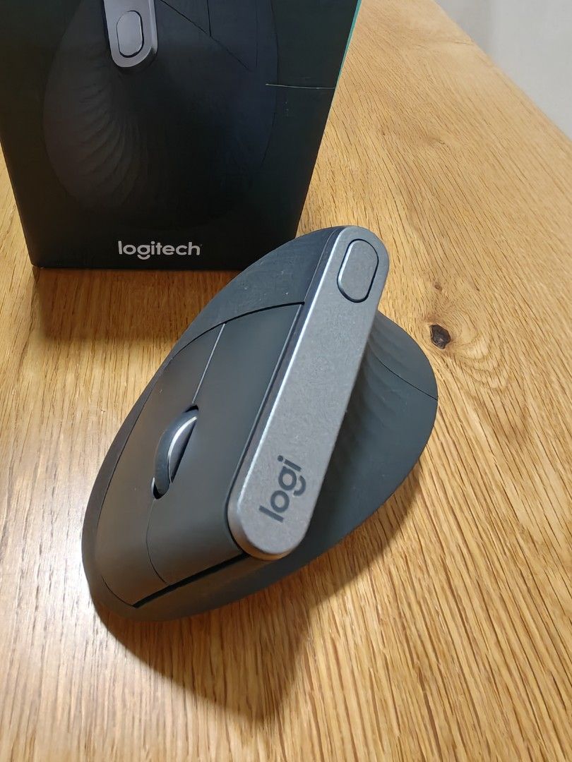 Logitech MX Vertical Ergonomic Mouse, Computers & Tech, Parts ...