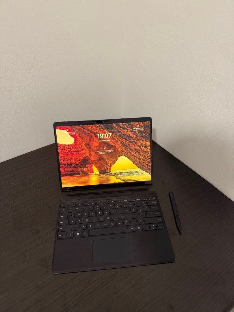 Microsoft Surface Pro 9 full set (i7, 16gb, 512SSD), Computers & Tech ...