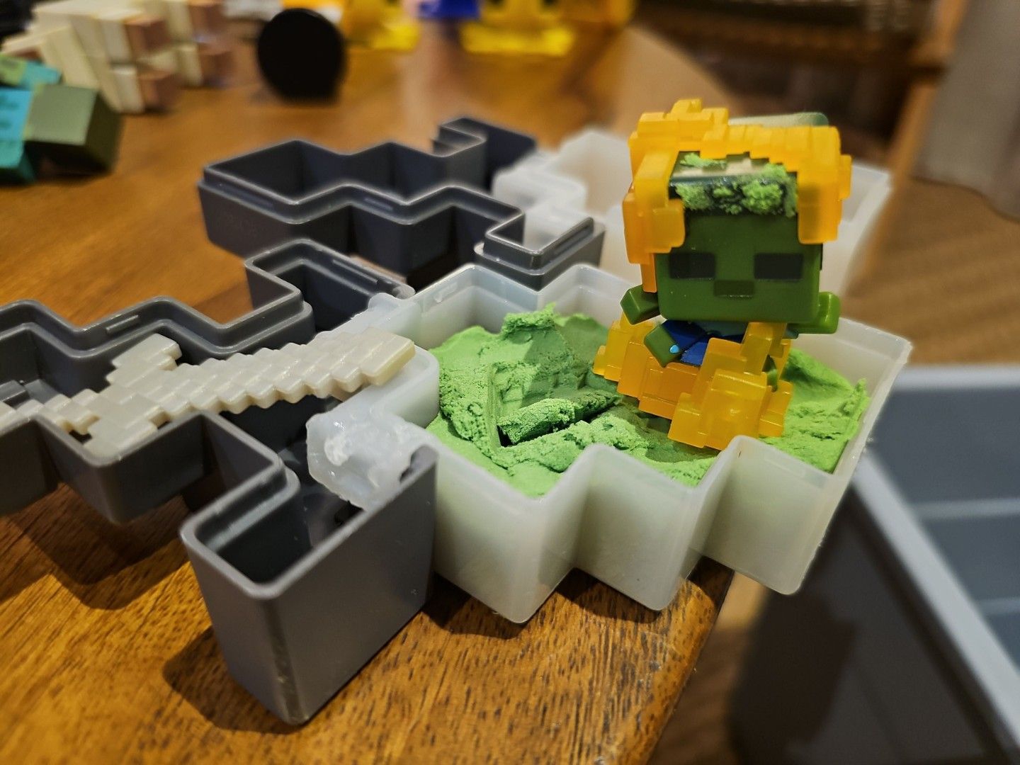 Minecraft sword box with kinetic sand and figure, Hobbies & Toys, Toys ...