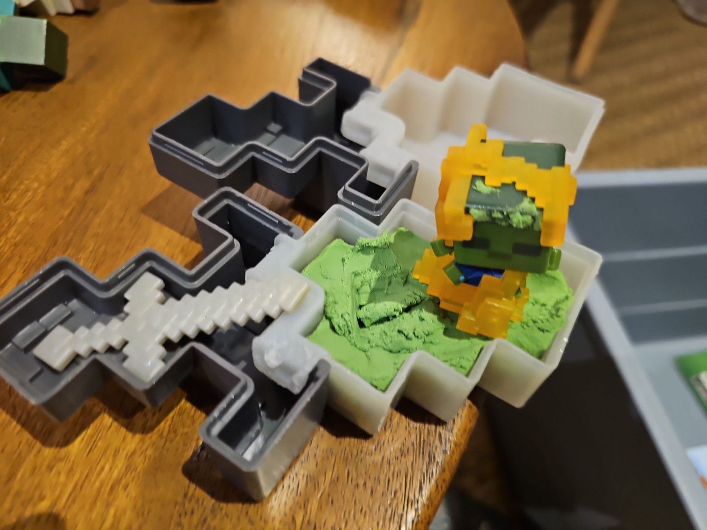 Minecraft sword box with kinetic sand and figure, Hobbies & Toys, Toys ...