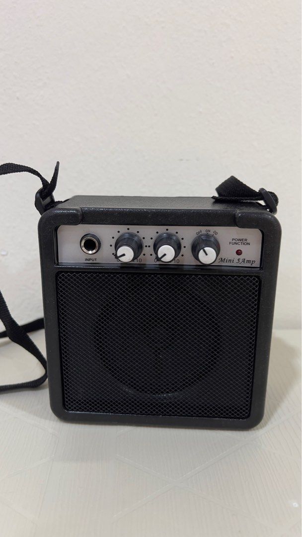 Mini 5 Amp Guitar Amplifier, Audio, Soundbars, Speakers & Amplifiers on Carousell