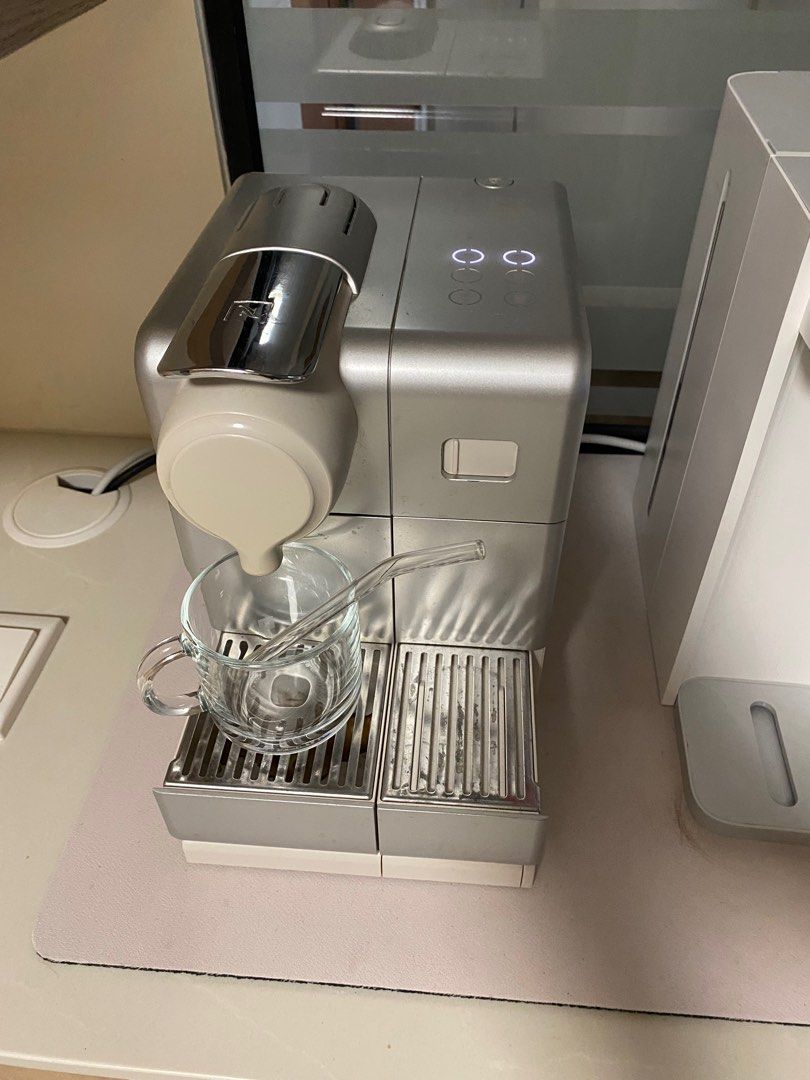 Nespresso Lattissima Touch Coffee Machine - Silver, TV & Home ...