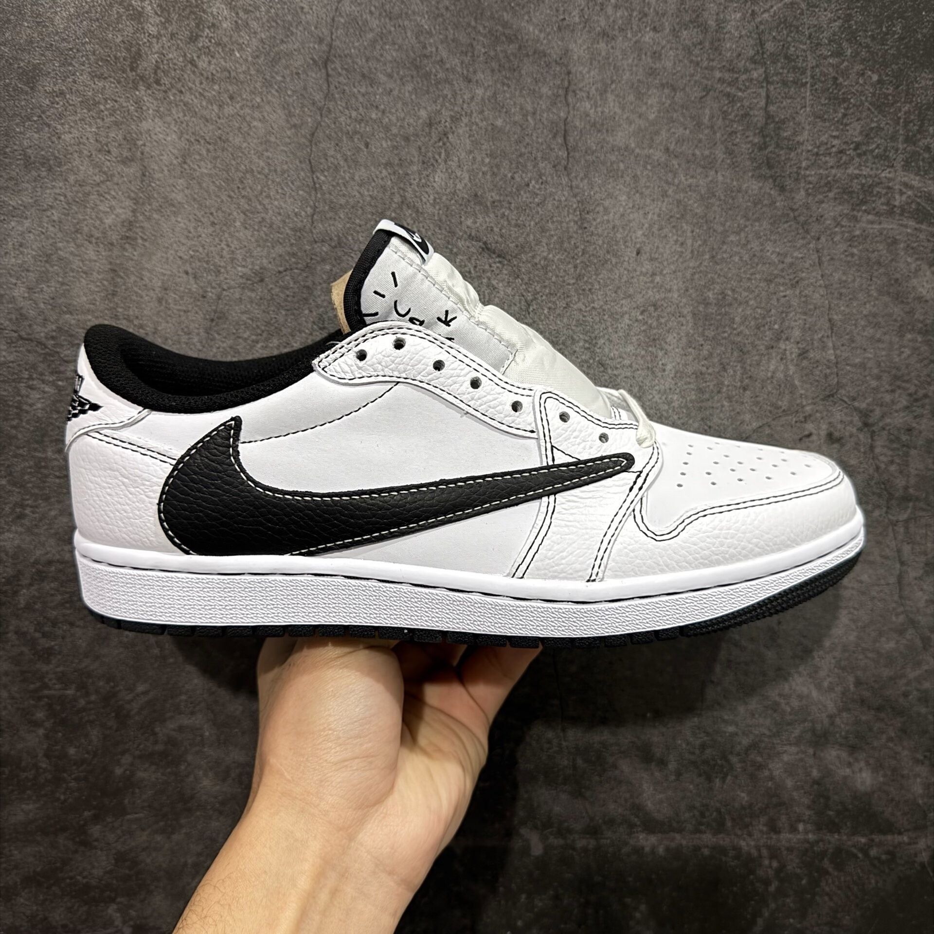 Nike Air Jordan 1 x Travis Scott 1, Women's Fashion, Footwear, Sneakers ...