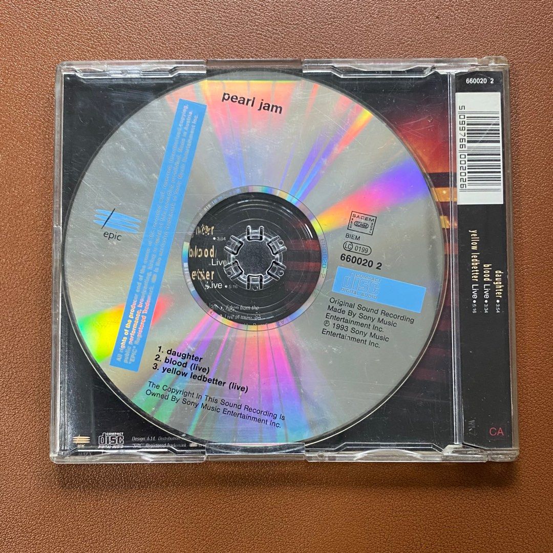 Pearl Jam: Daughter. (CD Album, 1993). Epic., Hobbies & Toys, Music ...