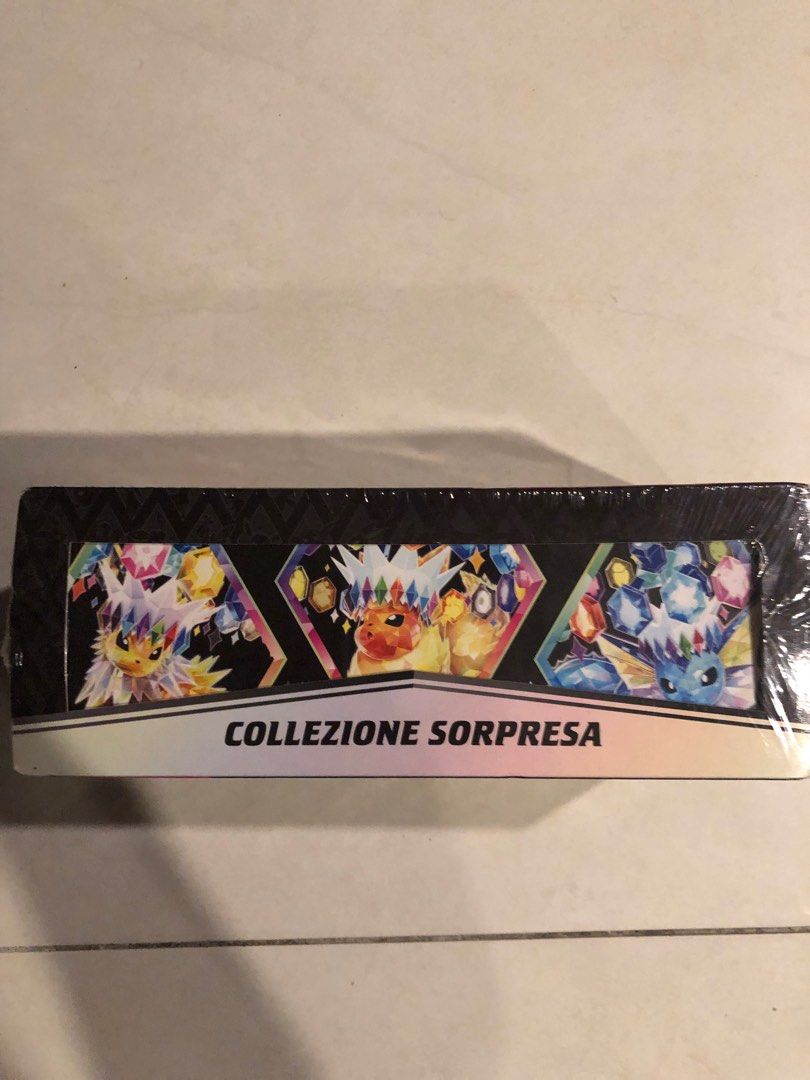 Pokémon Scarlet & Violet – Prismatic Evolutions Surprise Box (Italian ...