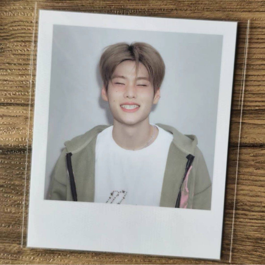 Riize sohee 2026 seasons greetings Polaroid, Hobbies & Toys ...