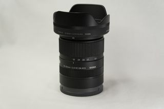 Sigma 18-50mm F2.8 DC DN Lens, Photography, Lens & Kits on Carousell