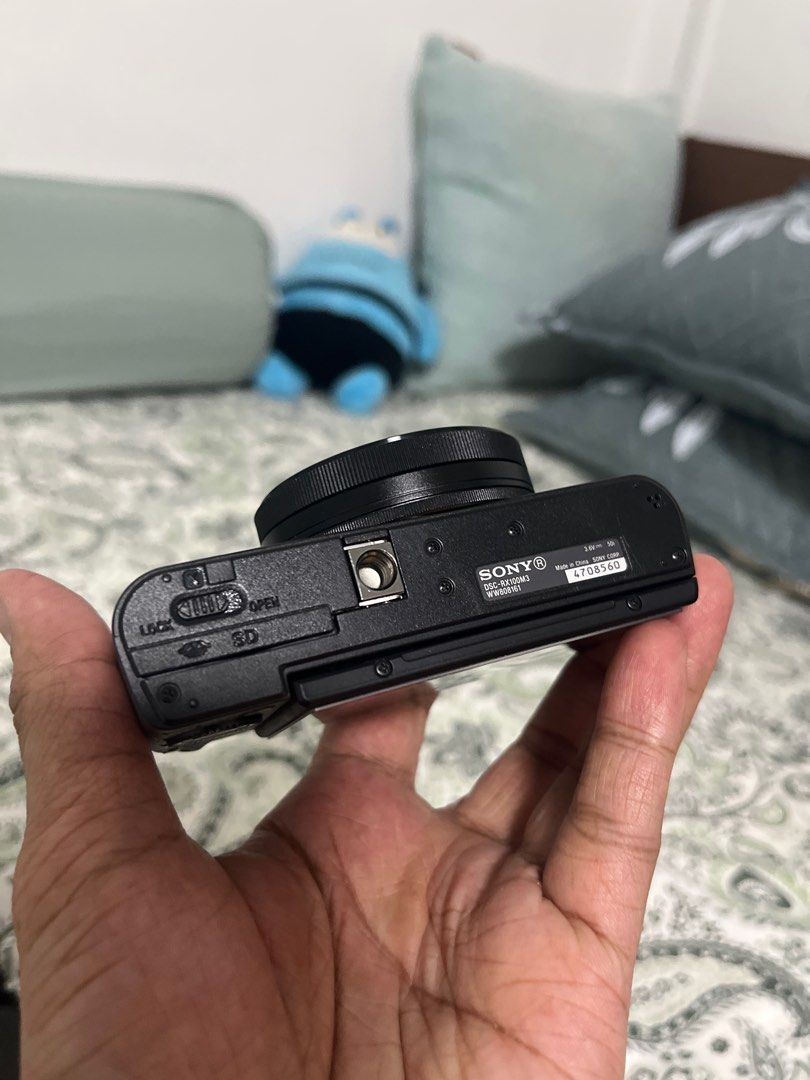 Sony RX100 III Digital Camera, Photography, Cameras on Carousell