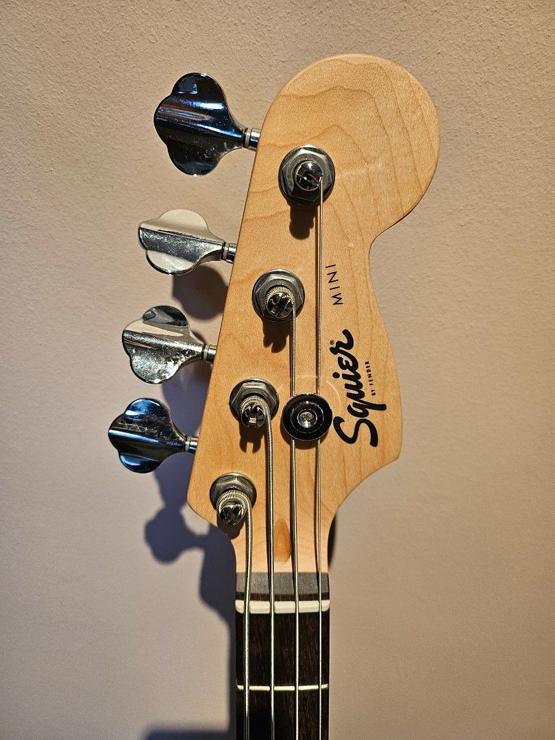 Squier Mini Precision Bass, Hobbies & Toys, Musical Instruments on ...