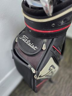Full golf club set with a Titleist bag (XXIO, TaylorMade, Odyssey ...