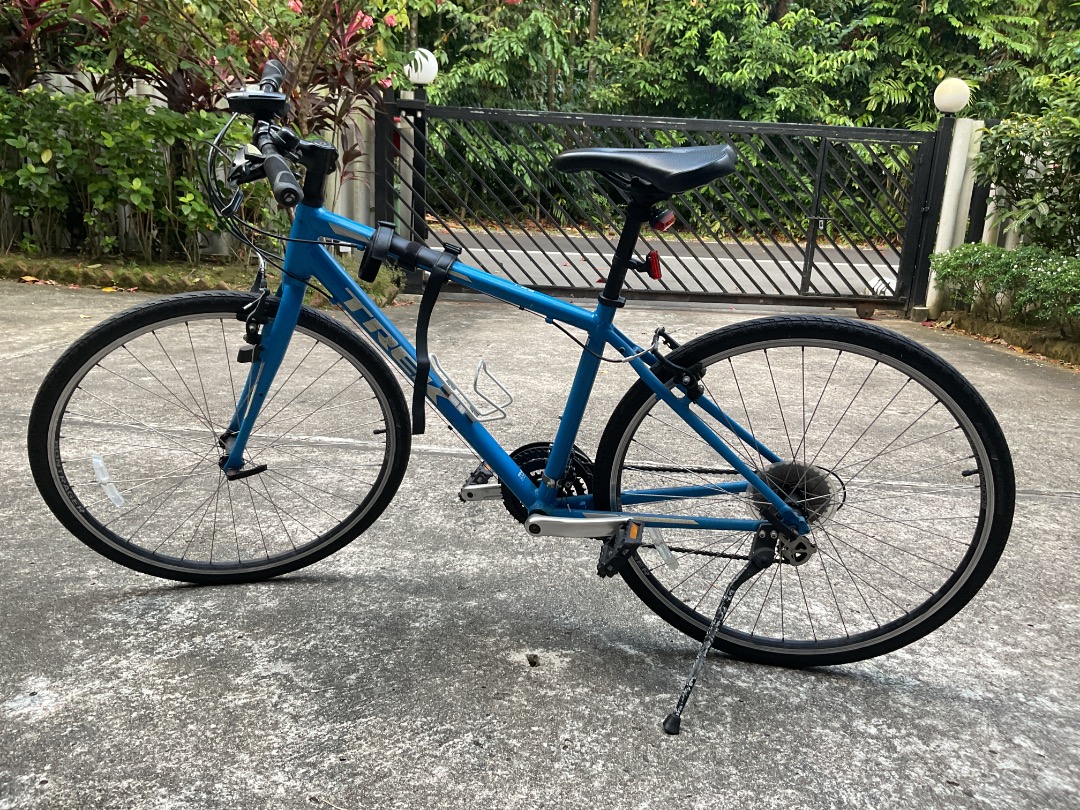 Trek FX1 Hybrid Bike - Blue, Sports Equipment, Bicycles & Parts, Bicycles on Carousell