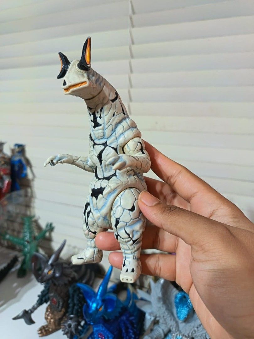 Ultraman Kaiju Eleking Max, Hobbies & Toys, Toys & Games on Carousell
