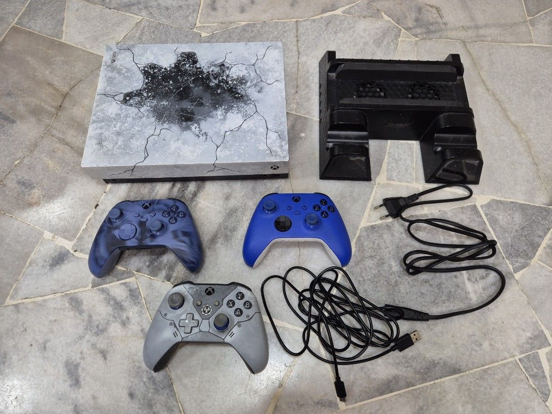 Xbox One X Gear Edition | 1TB SSD | 3 Controllers + Stand (Cooling Fan ...