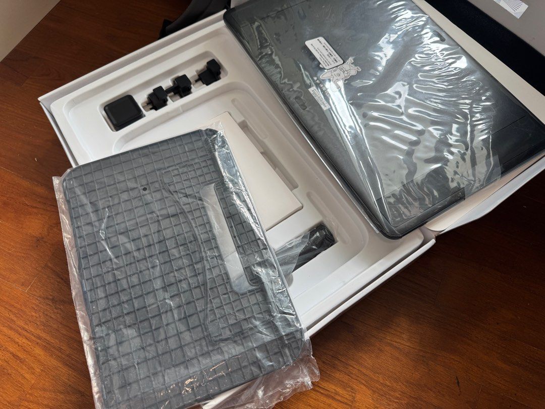 XP-Pen Artist 15.6 Pro Drawing Tablet, Computers & Tech, Parts ...