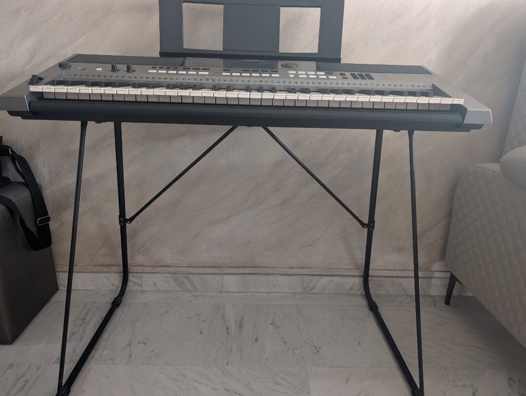 Yamaha PSR-E443 Portable Keyboard, Hobbies & Toys, Musical Instruments ...