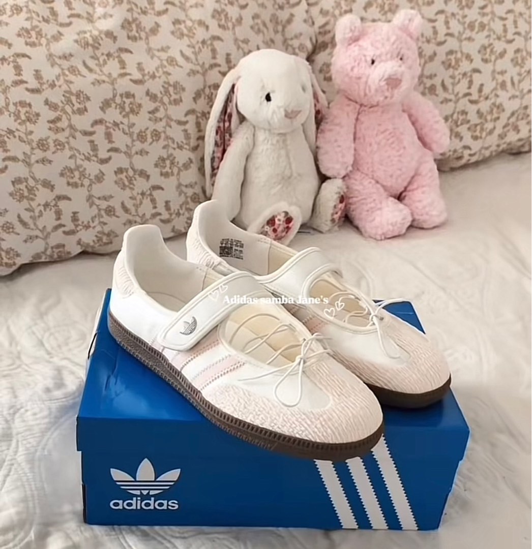 Adidas Samba Jane, Women's Fashion, Footwear, Sneakers on Carousell
