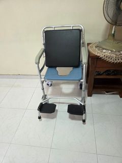 Rolling Commode Chair with Armrests, Health & Nutrition, Assistive ...