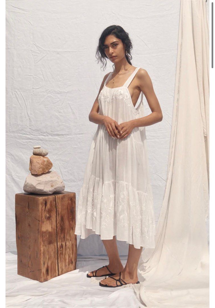 All that remains Dahlia Dress, Women's Fashion, Dresses & Sets, Dresses ...