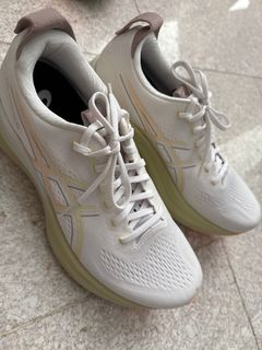 Asics Metaspeed Edge Paris Running Shoes - as new, Women's Fashion ...