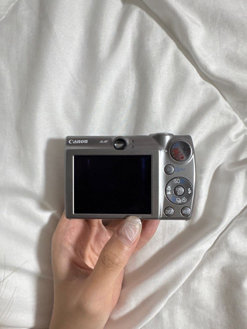 Canon IXY 900IS Digital Camera, Photography, Cameras on Carousell