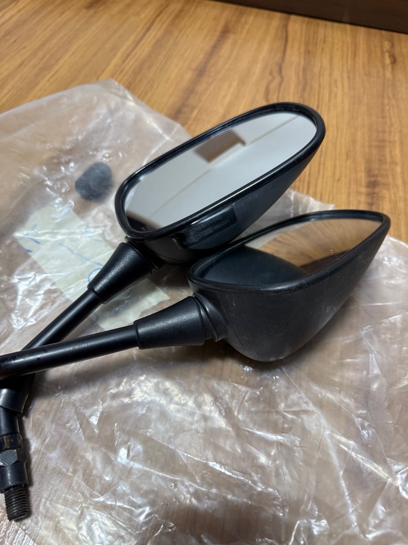CB400X side mirror, Motorcycles, Motorcycle Apparel on Carousell
