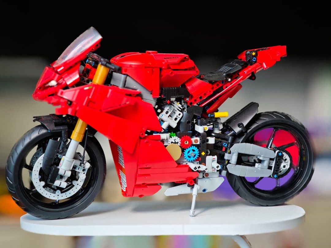 Ducati Panigale V4S Motorcycle Bricks Lego, Hobbies & Toys, Toys ...