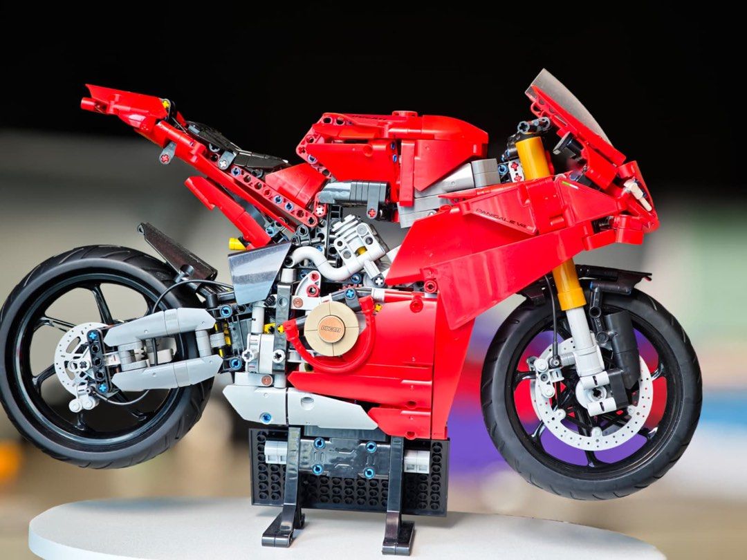 Ducati Panigale V4S Motorcycle Bricks Lego, Hobbies & Toys, Toys ...