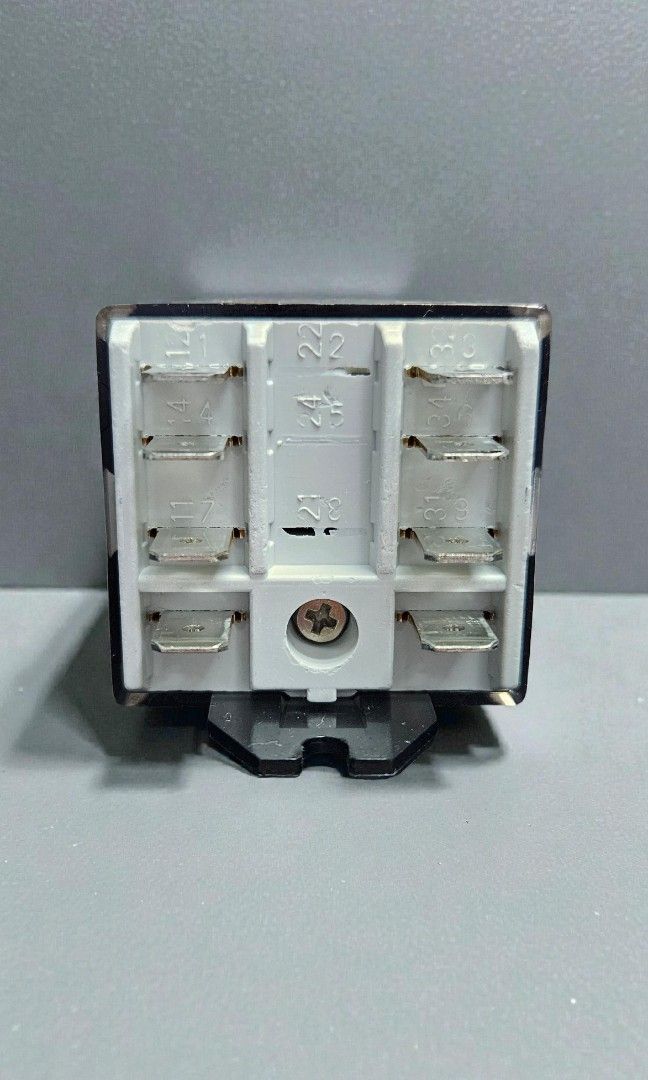 Finder Relay 62.82.9.024.0040, TV & Home Appliances, Electrical ...