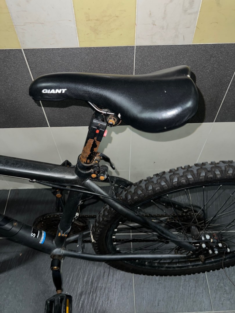 Giant Mountain Bike - Black, Sports Equipment, Bicycles & Parts ...