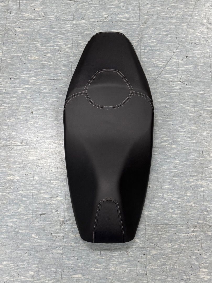 GOOD AS NEW Honda ADV 160 Original Seat, Motorcycles, Motorcycle ...