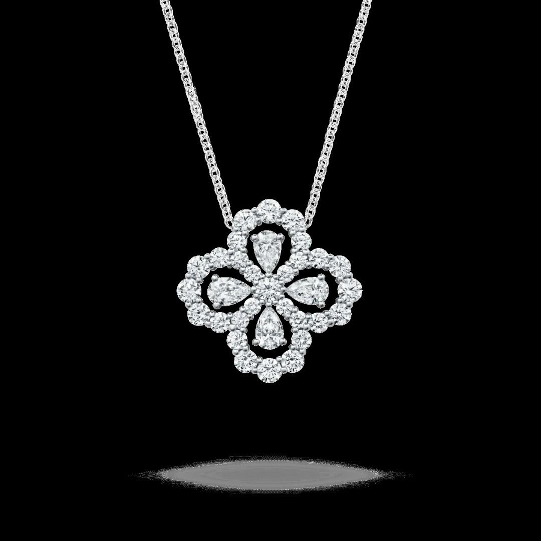 Halo Quatrefoil Pavé Pendant Necklace（Made to order）, Women's Fashion ...