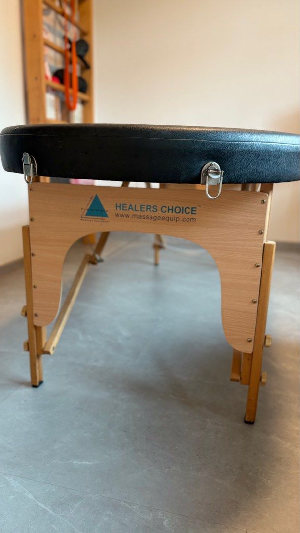 Healer's Choice Portable Massage Table, Health & Nutrition, Massage ...
